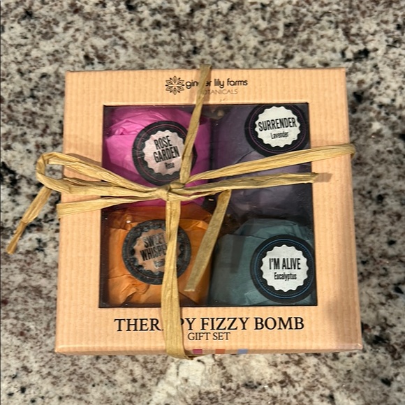 Bath & Body | Therapy Fizzy Bomb Gift Set Multicolor | Poshmark